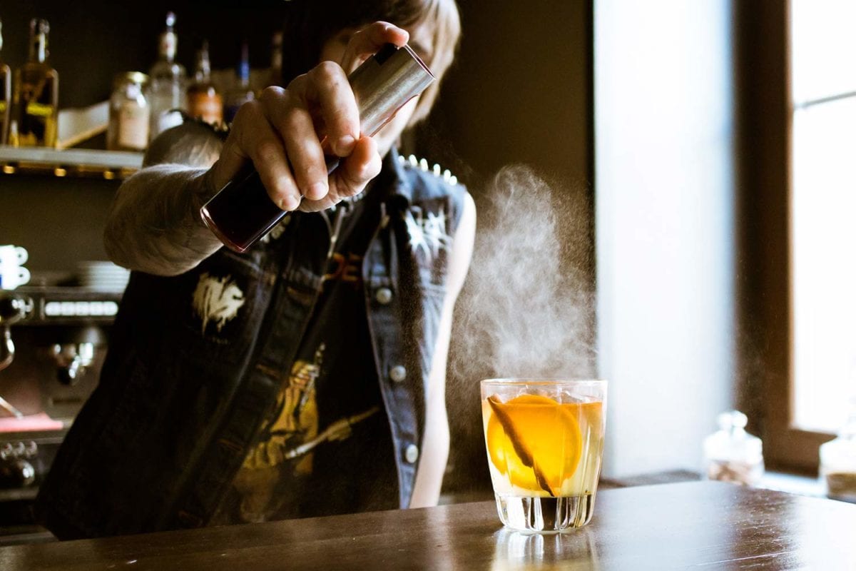 Alcohol con bebidas estimulantes, ¿nueva moda para la noche?