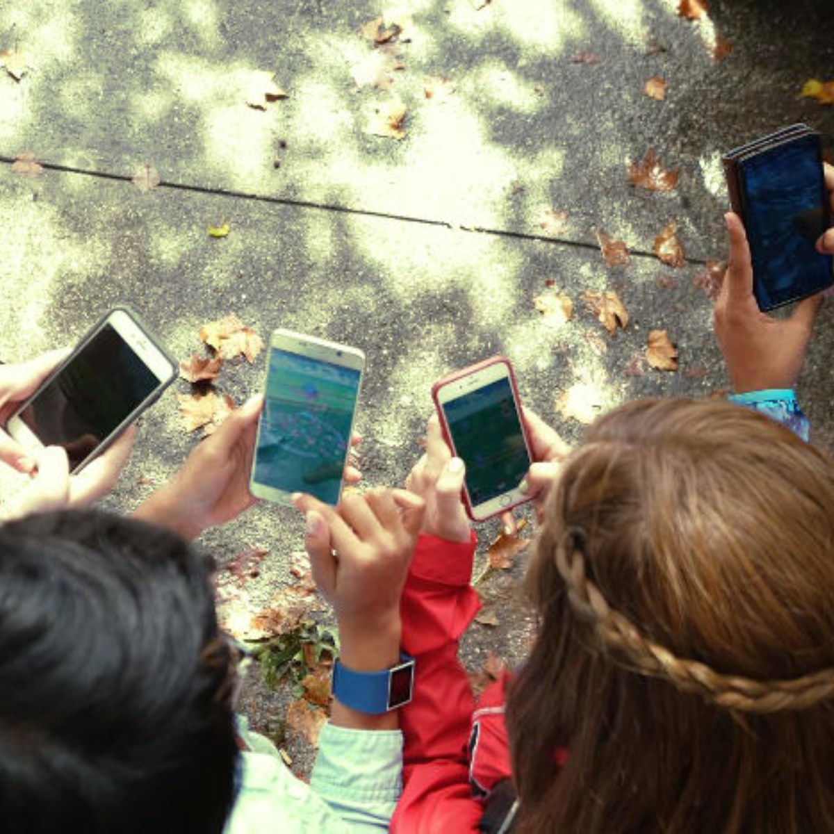 Qué es FOMO o fear of missing out - ORBIUM ADICCIONES